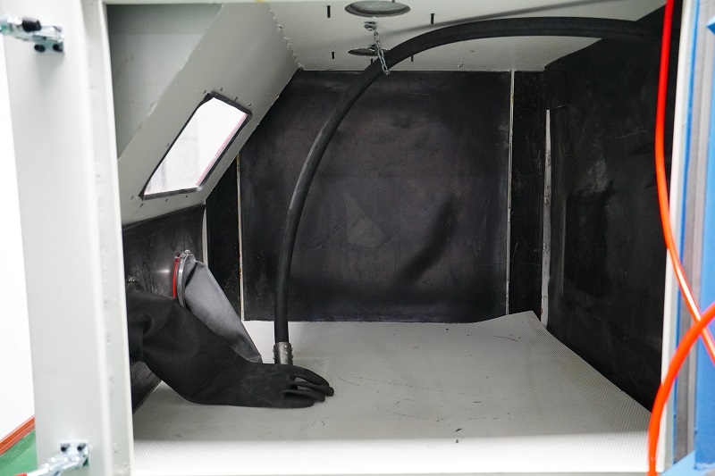 High Pressure Sandblast Cabinet - Buy Wet Blasting Cabinet for Sale ...